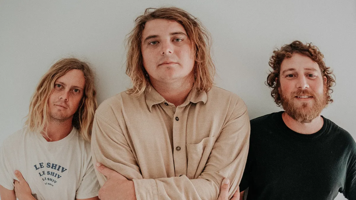 Meet Skegss: The Aussie slackers unravelling the mysteries… | Kerrang!