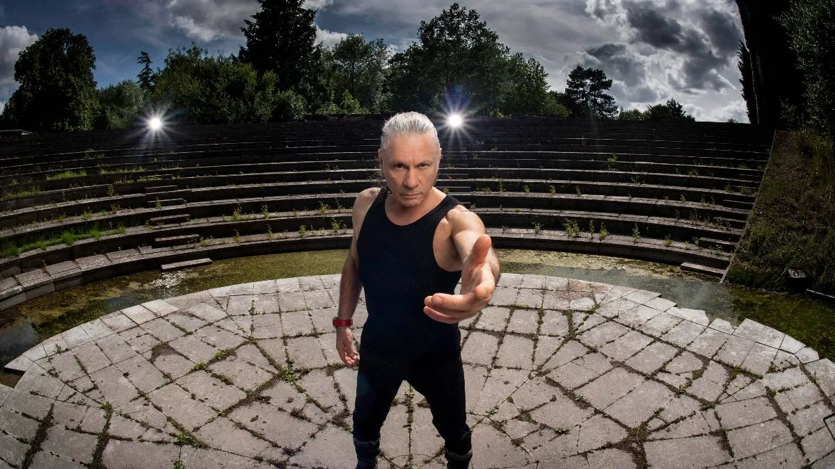 Bruce Dickinson announces 2025 North American tour | Kerrang!