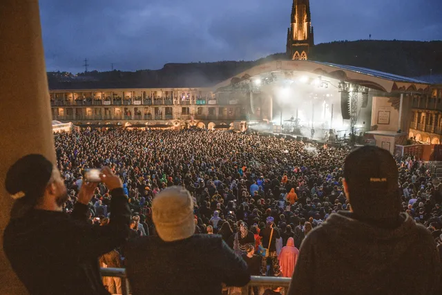 Live review: Deftones, Halifax The Piece Hall | Kerrang!
