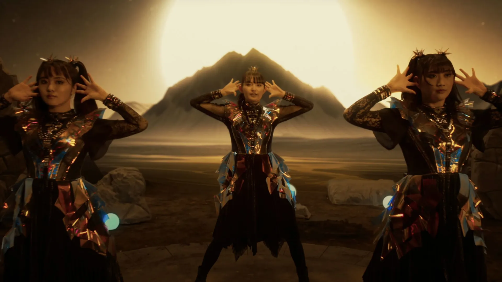 BABYMETAL officially confirm new member MOMOMETAL | Kerrang!