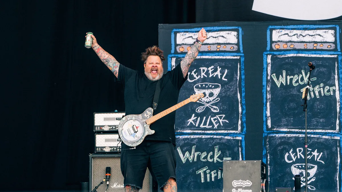 Listen to Bowling For Soup’s uplifting new single, Holding… | Kerrang!