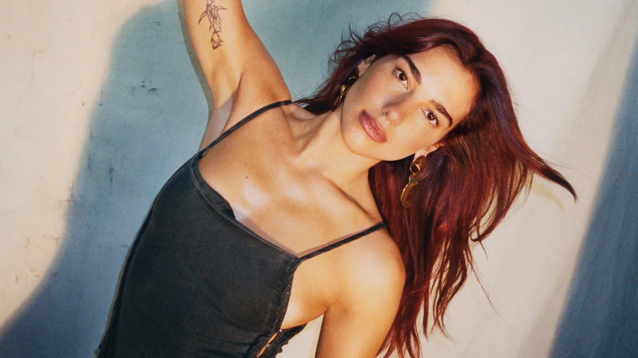 Dua Lipa covered AC/DC’s Highway To Hell live in Melbourne | Kerrang!