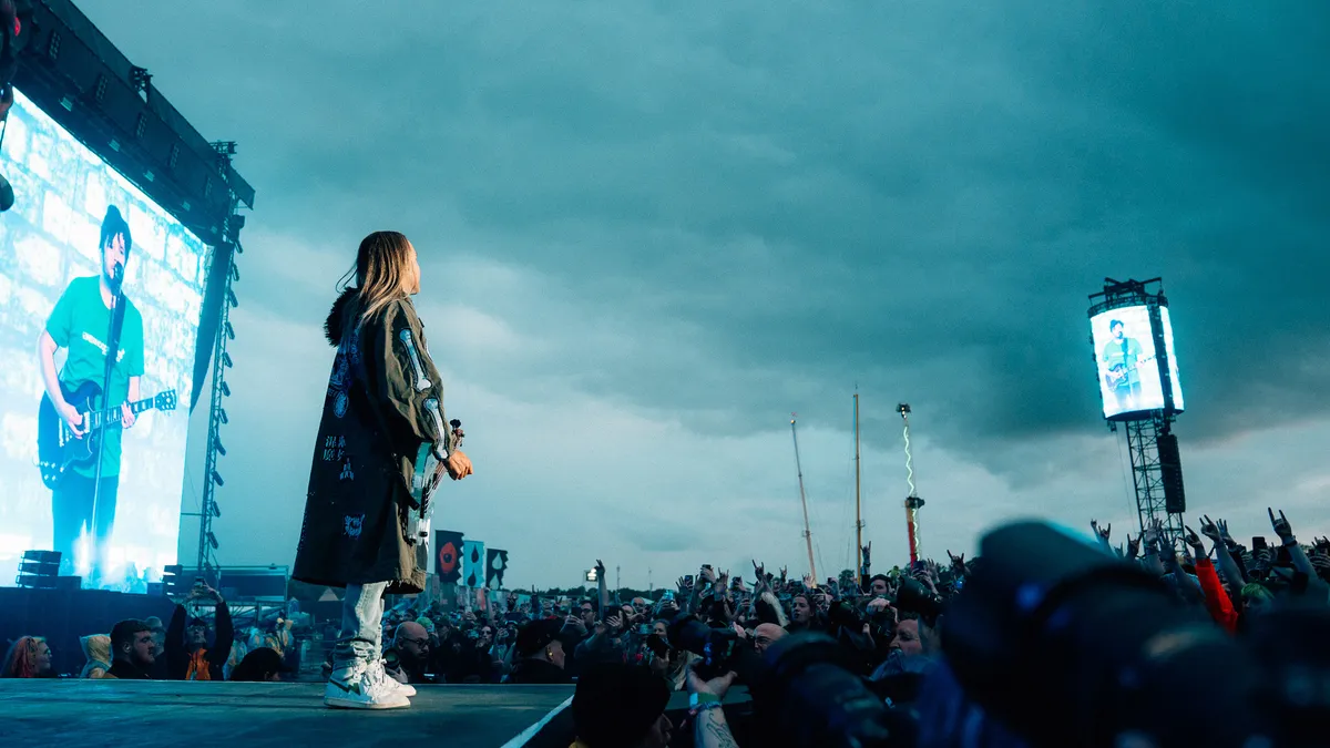 Here’s the setlist from Fall Out Boy’s first live show of… | Kerrang!