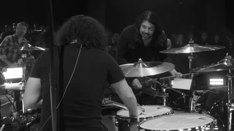 Foo Fighters play surprise first show with new drummer… | Kerrang!