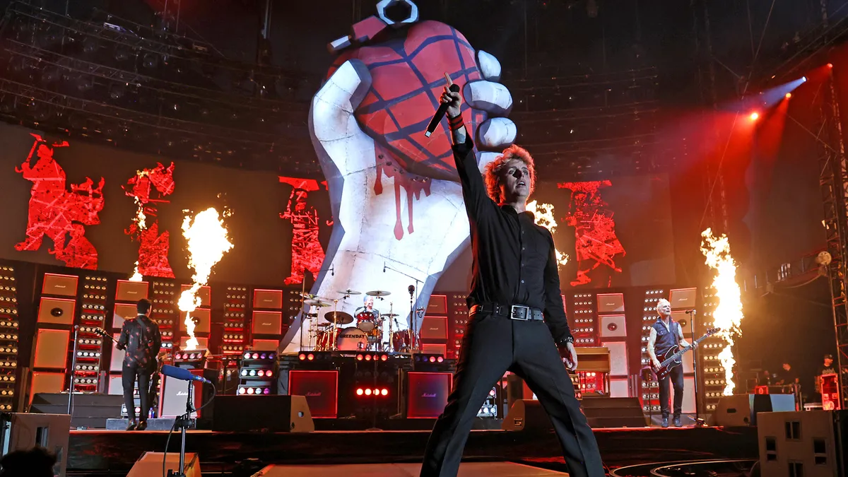 Green Day announce huge global 2024 stadium tour | Kerrang!