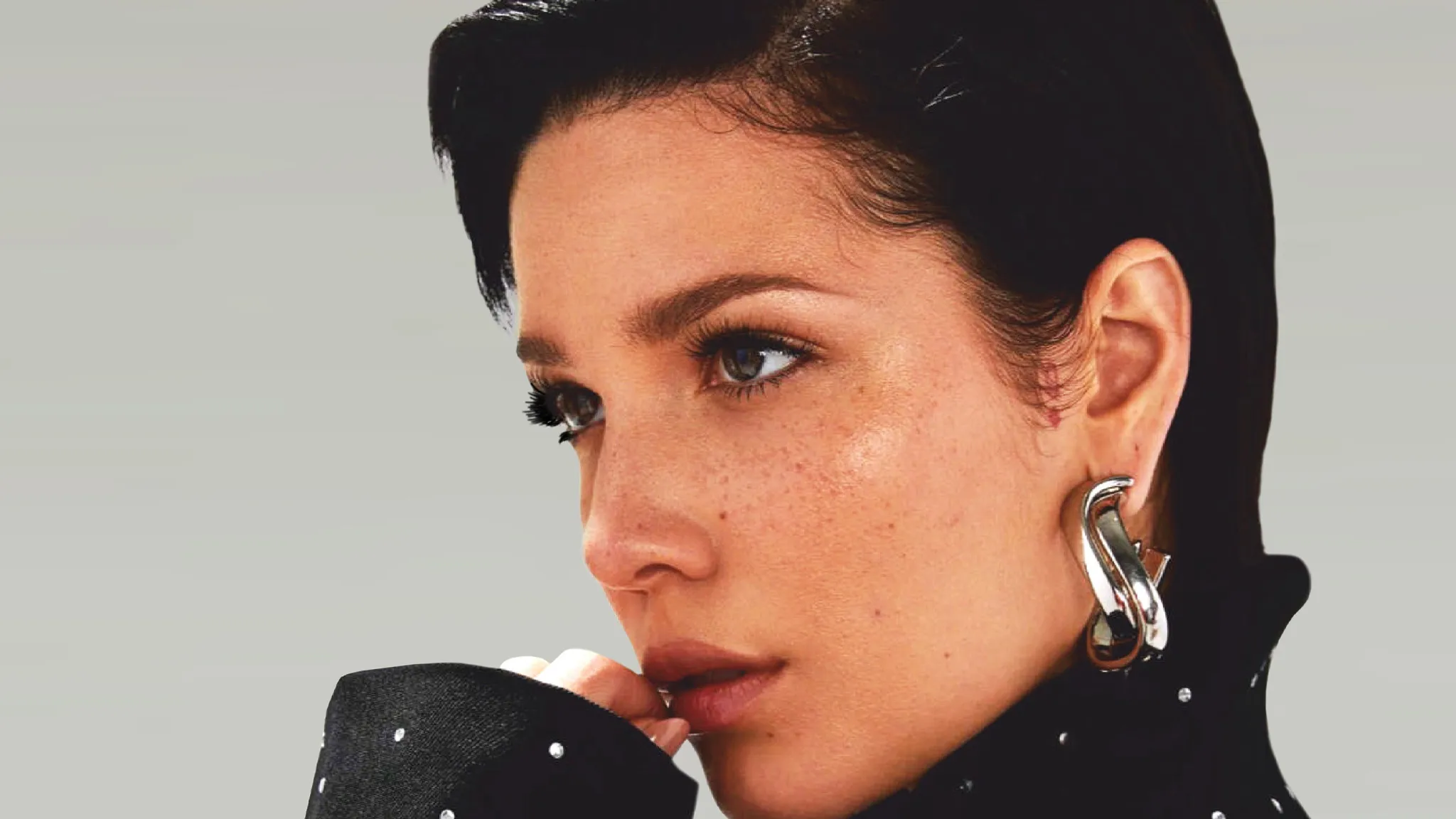 Watch official footage of Halsey giving new single… | Kerrang!