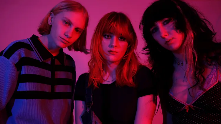 HotWax drop explosive new single Treasure | Kerrang!