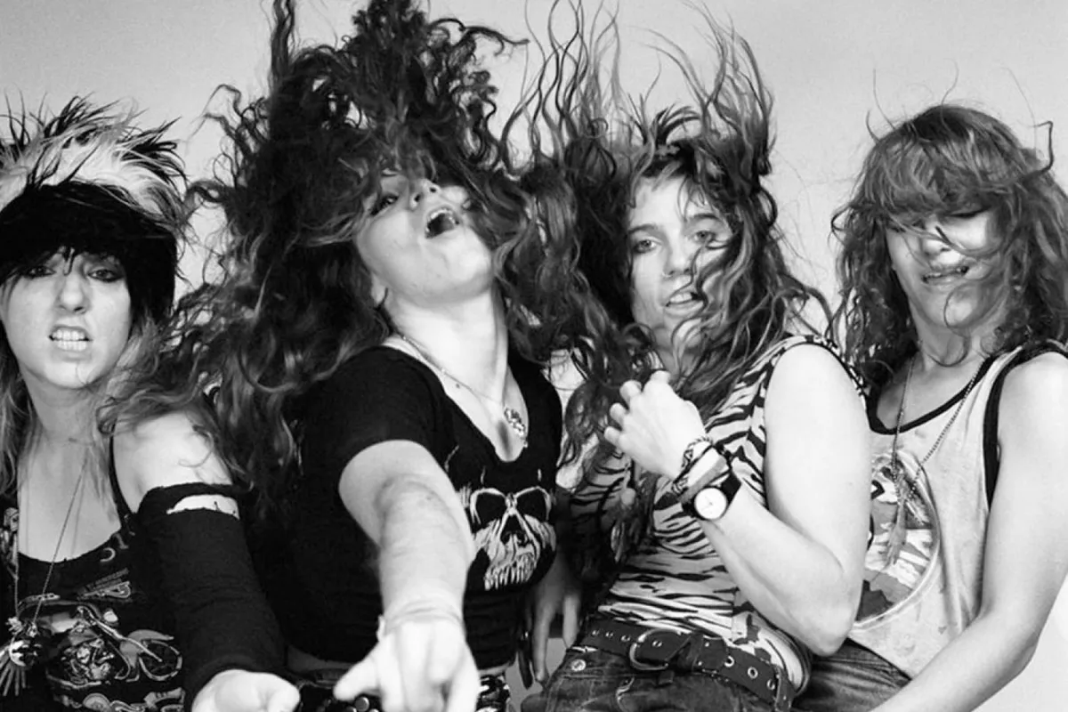 L7: "We're Just Nutty Enough To Keep Going" | Kerrang!