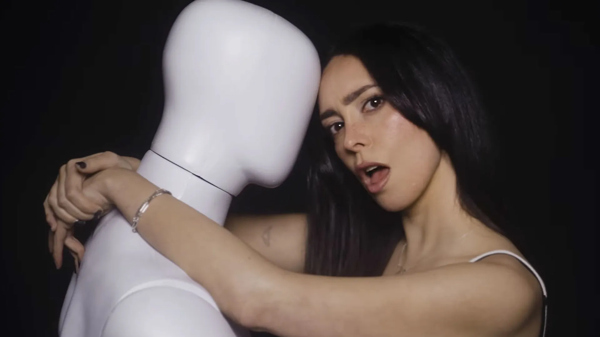 LØLØ shares new “paranoia anthem”, Possibility, and drops… | Kerrang!