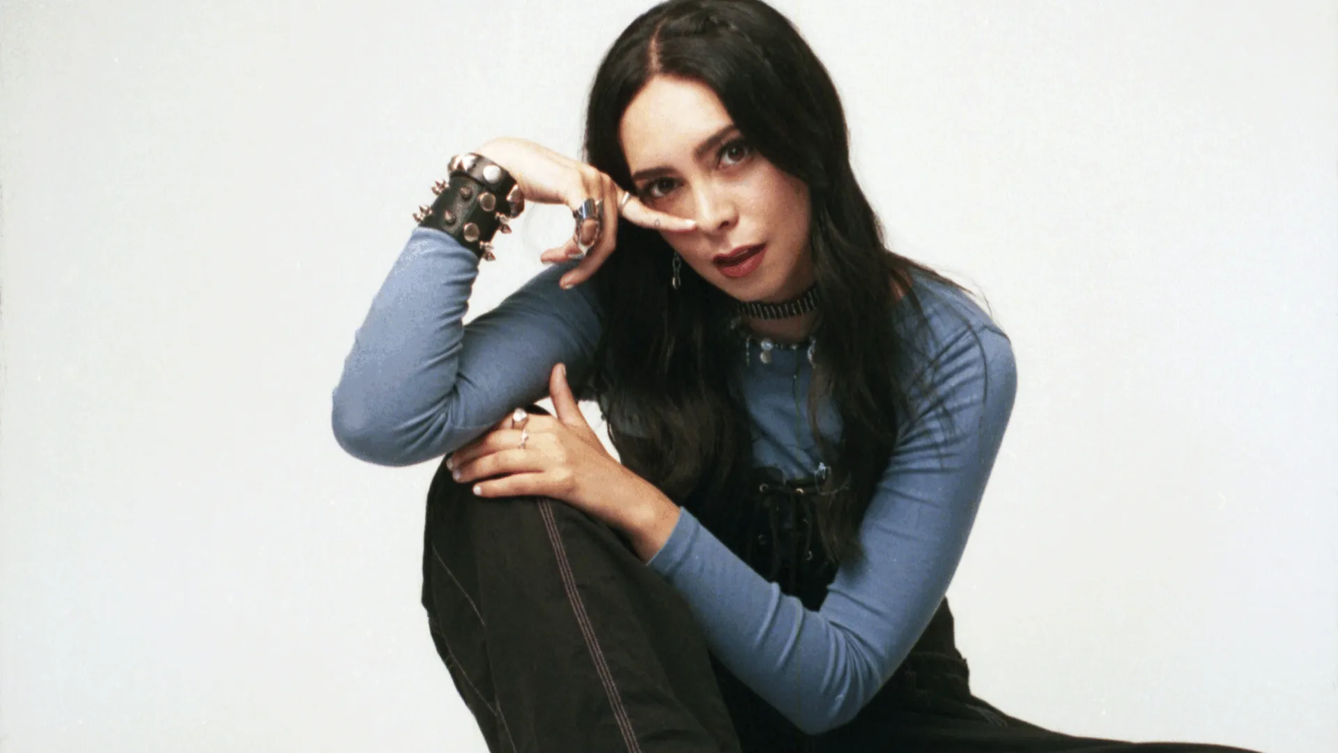 LØLØ signs to Hopeless, drops new single u look stupid:… | Kerrang!