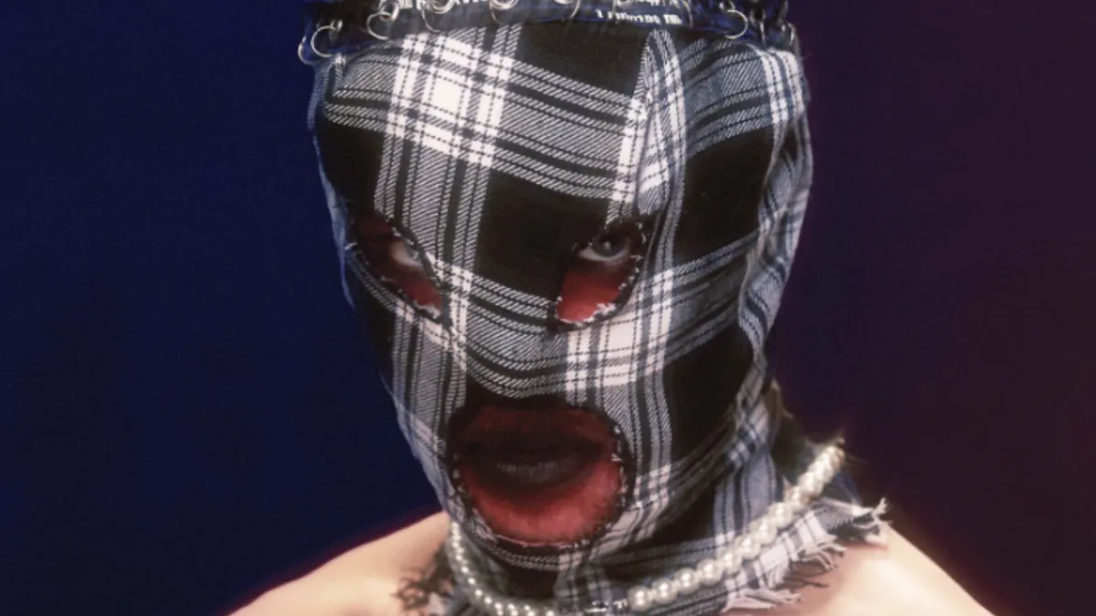 Lynks: “Being a queer person – being any person – is… | Kerrang!