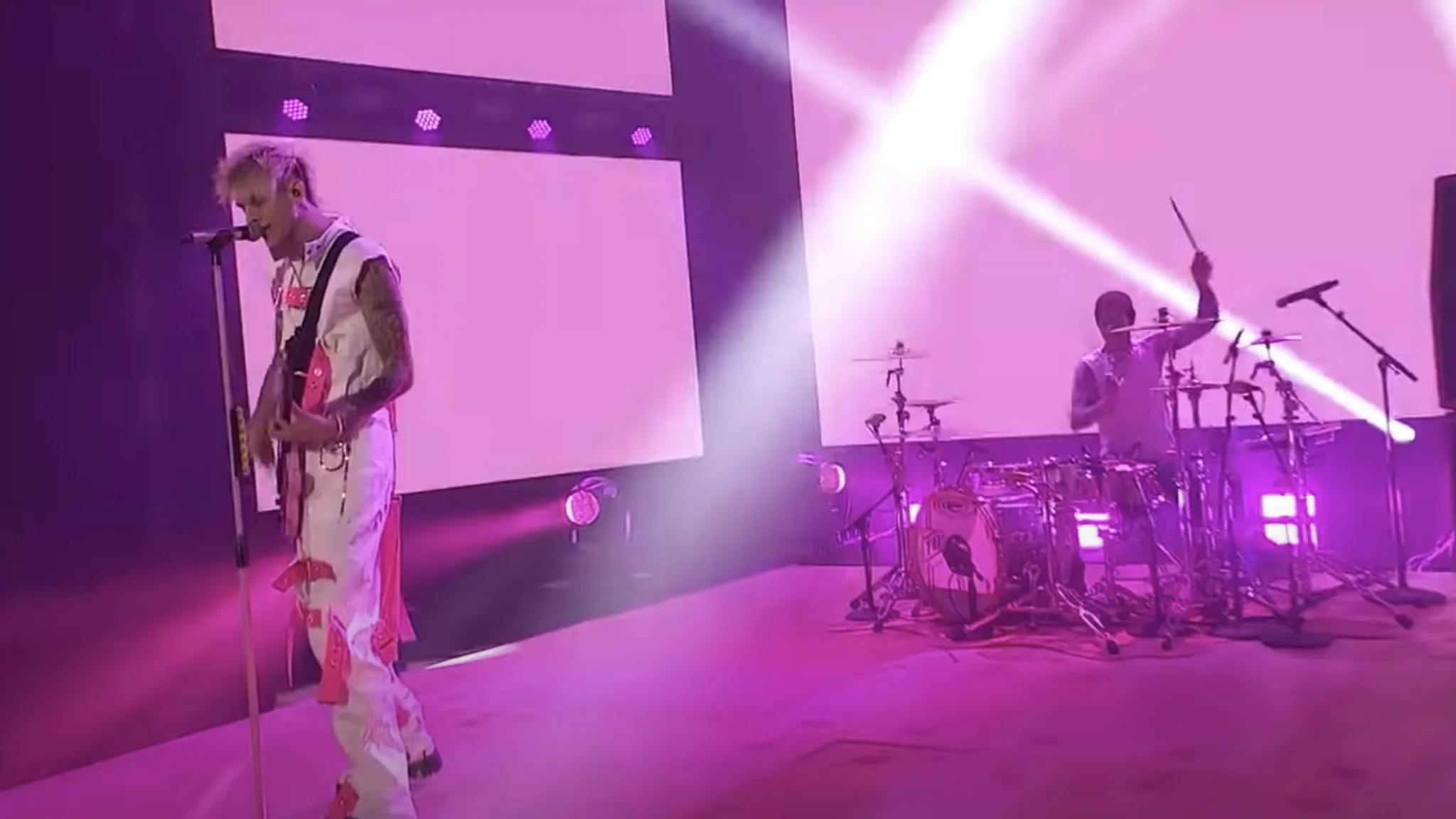 Watch Machine Gun Kelly And Travis Barker Perform At The… | Kerrang!