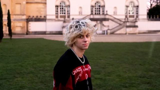 Meet NOAHFINNCE: The YouTuber bringing joyful chaos to… | Kerrang!