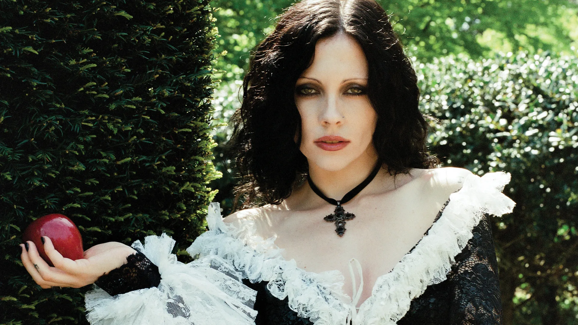 Pale Waves reveal 2025 Still Smitten Tour | Kerrang!