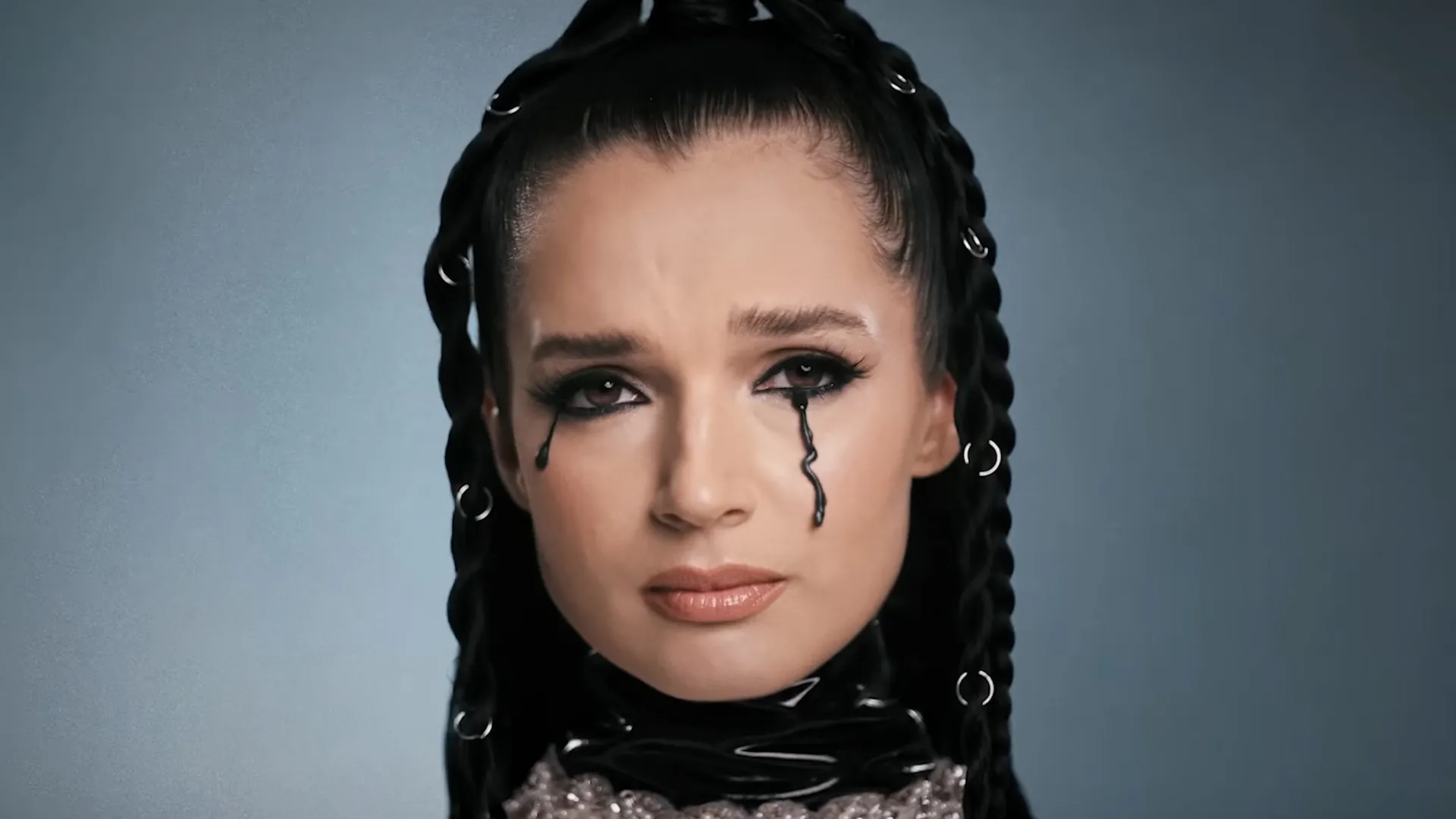 Poppy has just dropped two very different new singles | Kerrang!