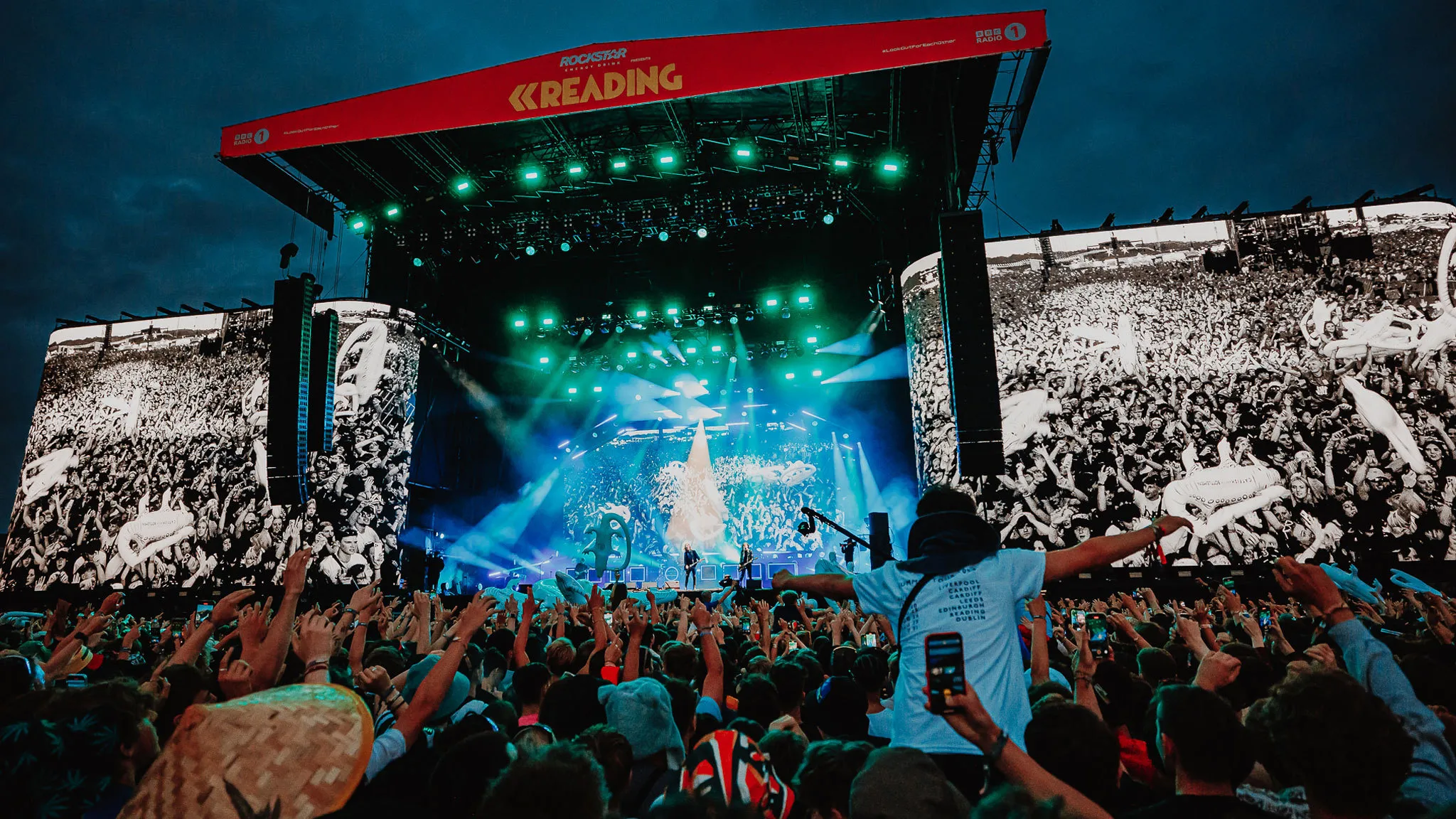 See BMTH play Wonderwall at their first show of the year | Kerrang!