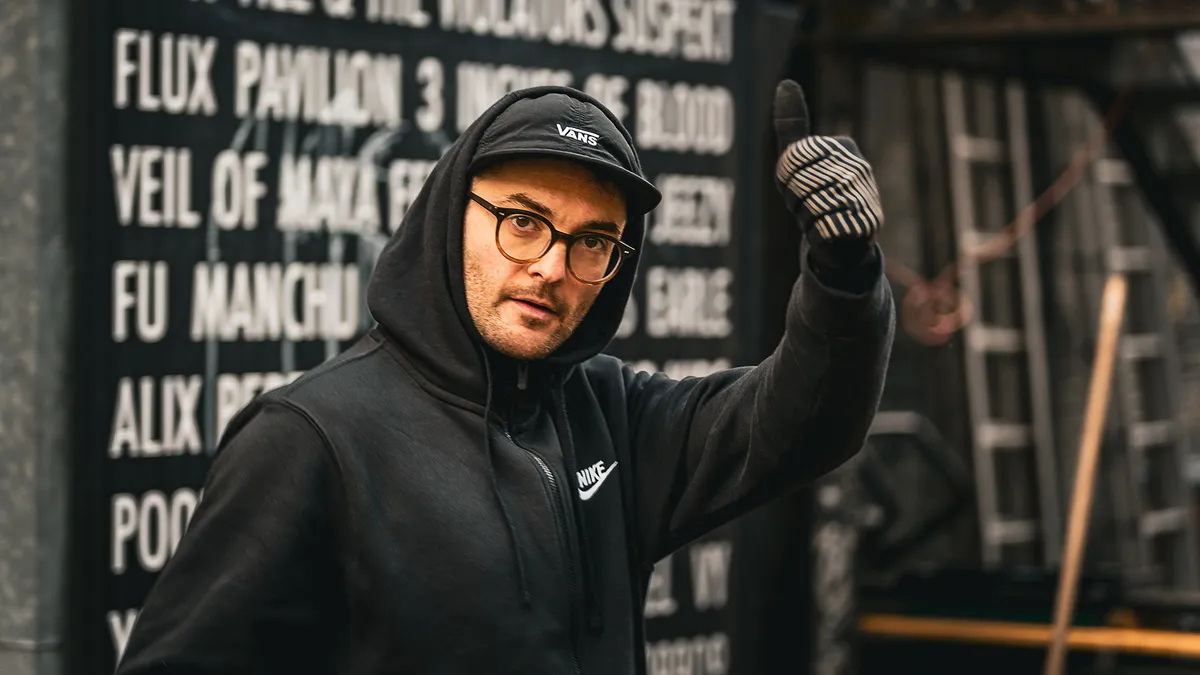 Yoga, Ace Ventura and energy drinks: Life on the road with… | Kerrang!