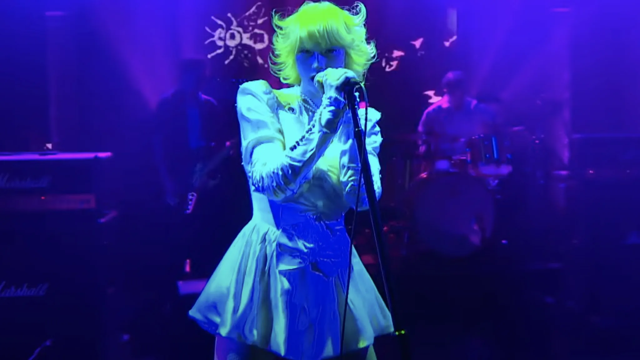 Scowl: “Please don’t check out. I hope I can plant that… | Kerrang!