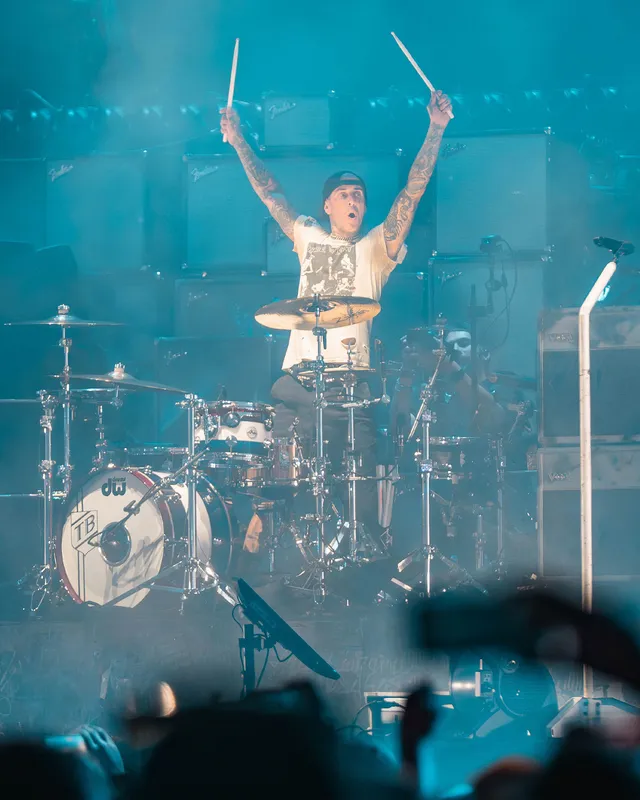 Sunshine, sing-alongs and getting sentimental: All the… | Kerrang!